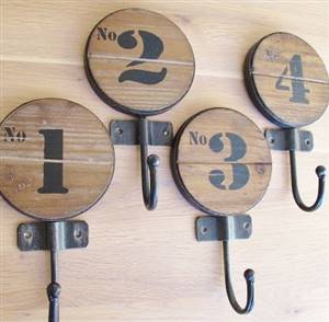 Set of 4 numbered hooks | Bliss and Bloom