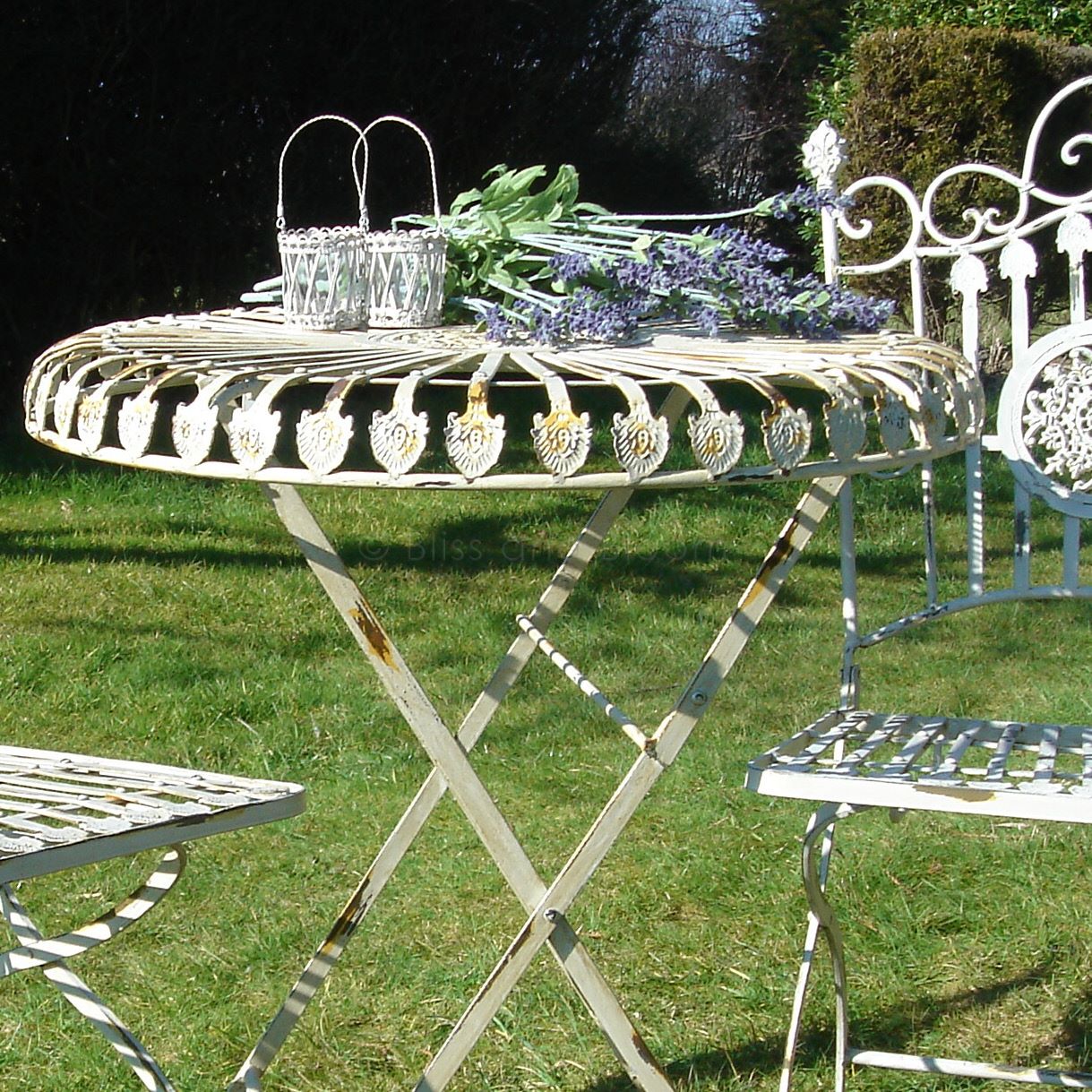 French style garden bistro table | Bliss and Bloom